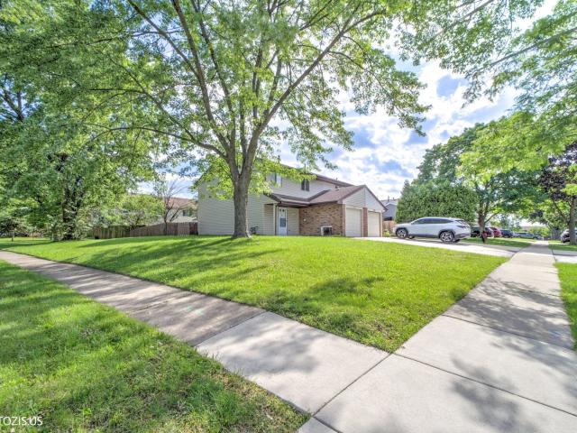 1405 Merrimac Lane N