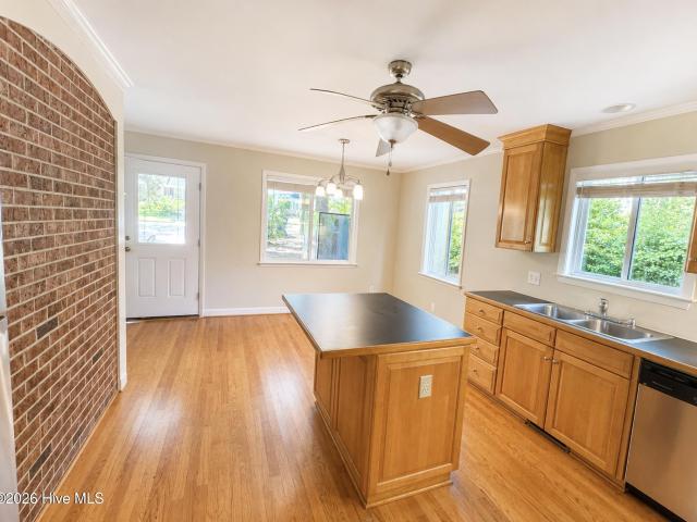 1405 N Overlook Drive