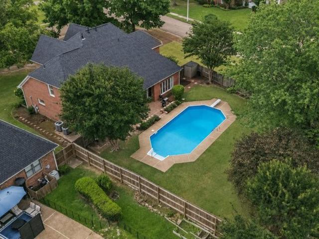 1405 Asbury Dr, Collierville, TN 38017