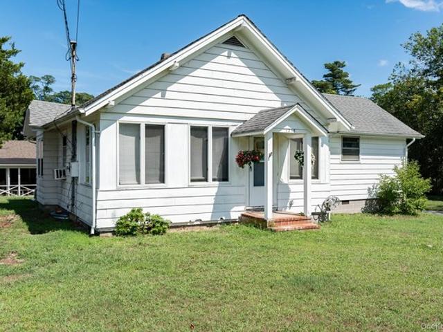 1405 Bay Ave, Mattituck, NY 11952