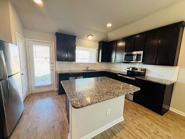 1405 Bear Peak Ln
