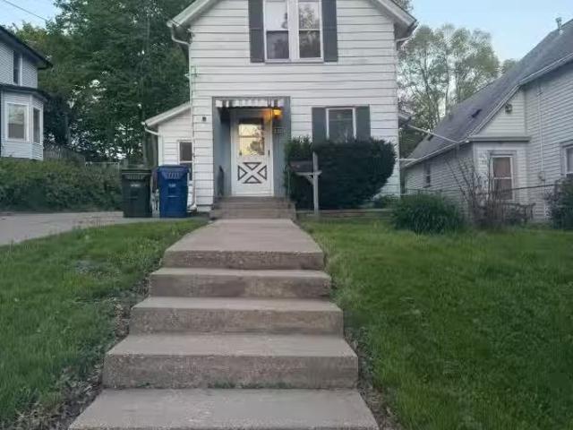1405 Belle Ave, Davenport, IA 52803
