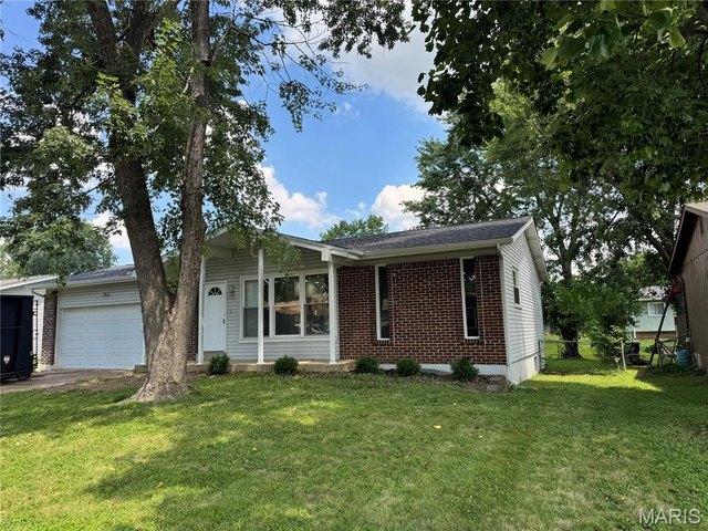 1405 Birch Dr, Pacific, MO 63069