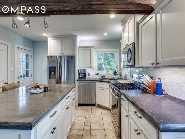 1405 Bluebonnet Dr, Fort Worth, TX