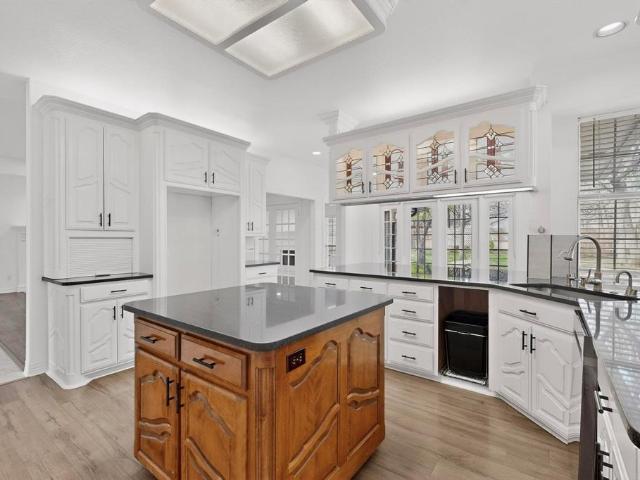 1405 Briar Dr, Bedford, TX 76022 | MLS #21296