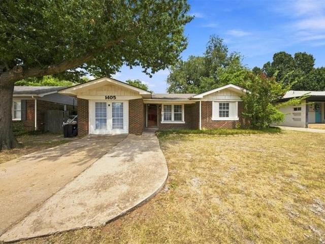 1405 Carlisle Ct, The Village, OK 73120
