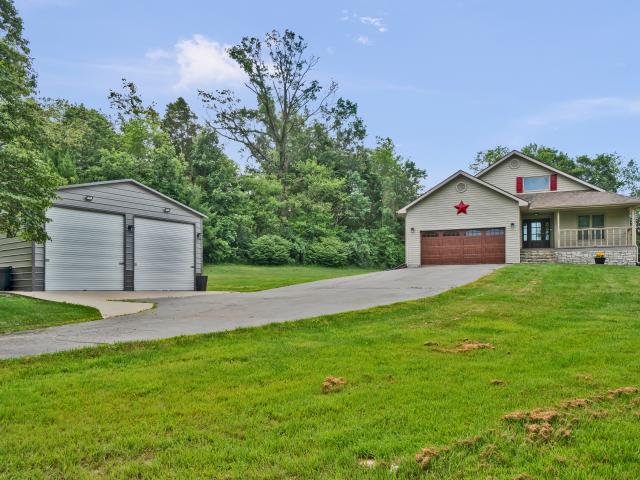 1405 E County Road 100 S