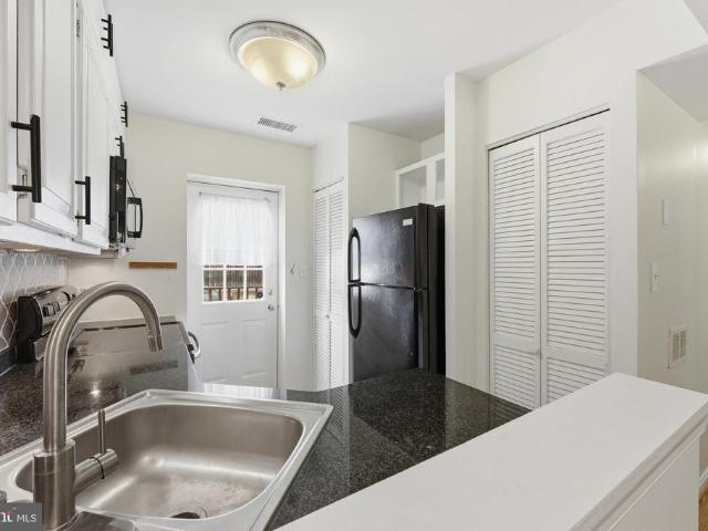 1405 E Abingdon Drive # 1