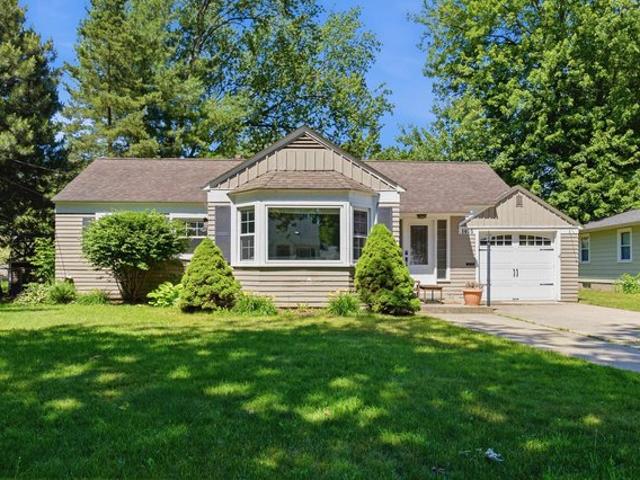 1405 Helen St, Bay City, MI 48708