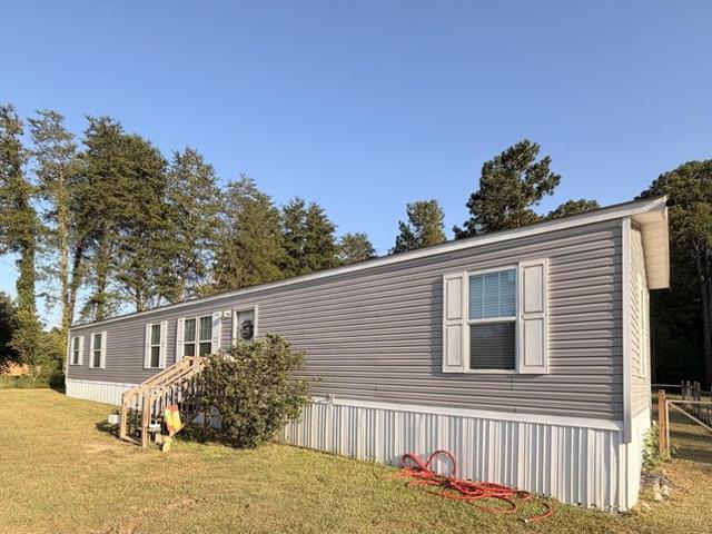 1405 Hidden Oaks Dr, Wedgefield, SC 29168
