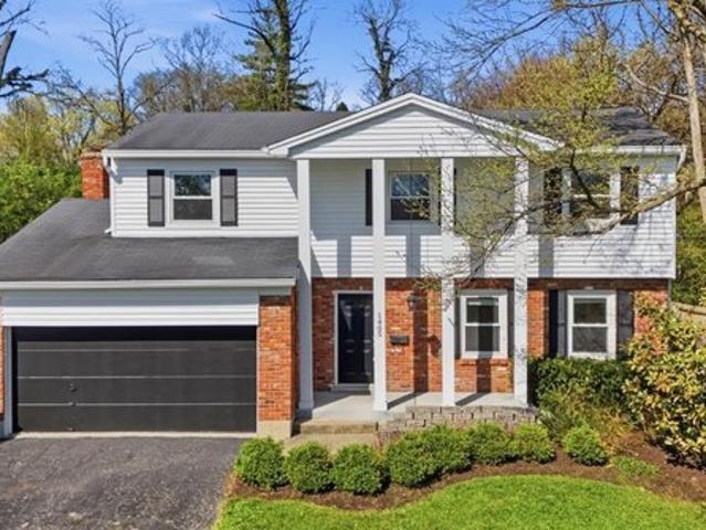1405 Holman View Dr, Wyoming, OH 45215