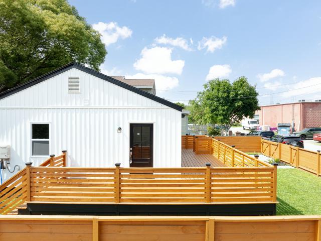 1405 Holt Street