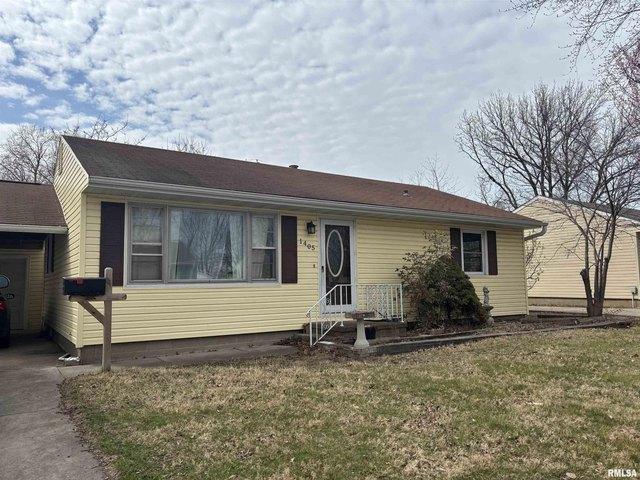 1405 Lakelawn Dr, Jacksonville, IL 62650