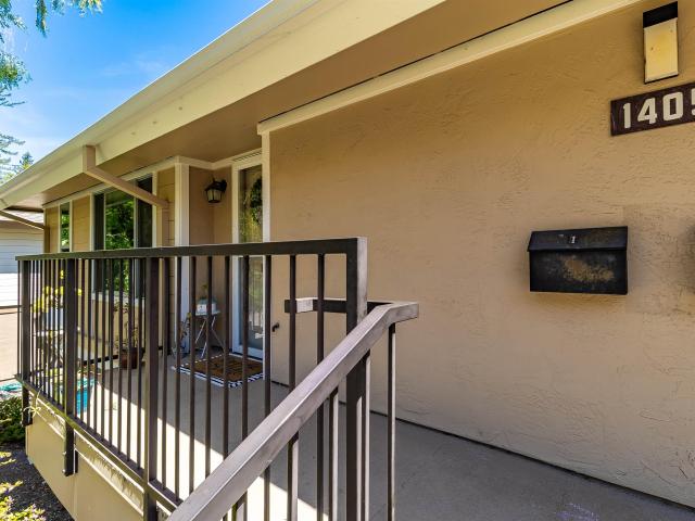 1405 Ptarmigan Dr # 1