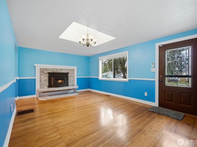 1405 rd Pl NE, Seattle, WA 98125 | MLS #2485 | Compass
