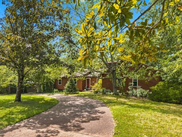 1405 Robert E Lee Ln