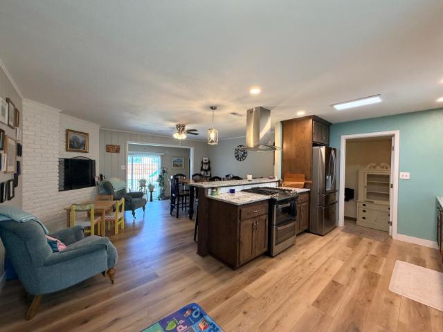 1405 Robinson Drive