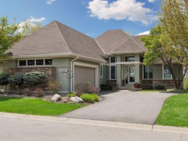 1405 Skyline Dr, Golden Valley, MN 55422