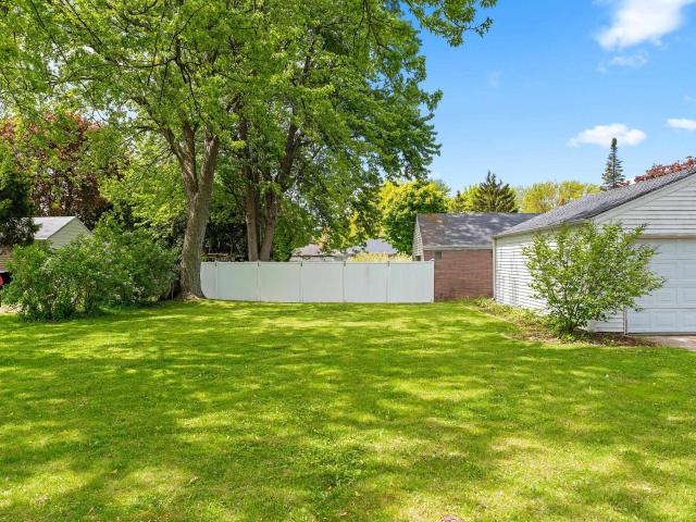 1405 w brewster street