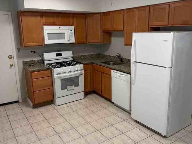 1405 W. Sherwin 1 Bedroom Apartment for Rent at 1405 W Sherwin Ave, Chicago, IL 60626 Rogers Park