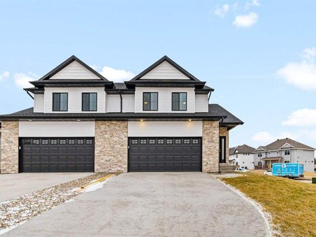 1405 Winterberry Ln, North Liberty, IA 52317
