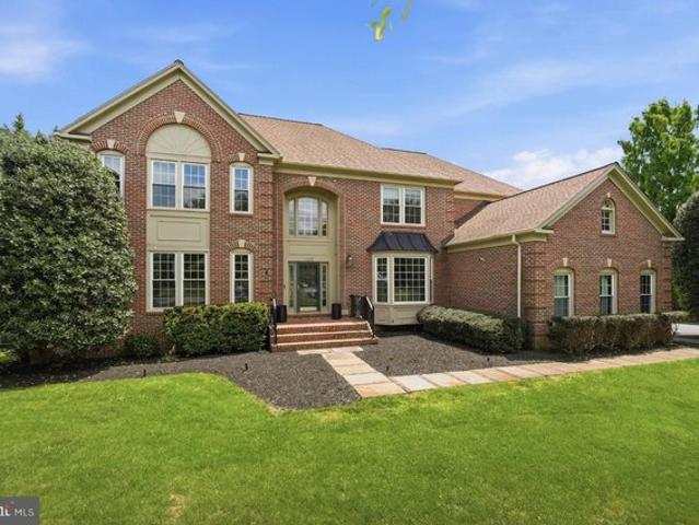 1405 Woodhurst Blvd, McLean, VA 22102