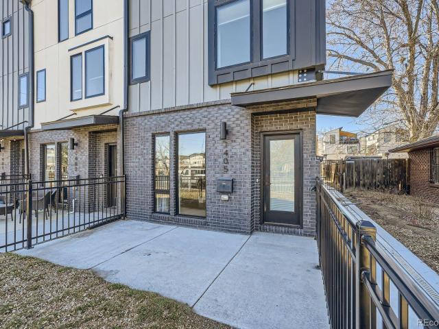 1405 Yates Street