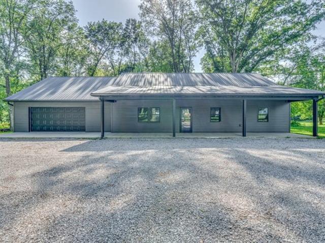 14063 N Link Ln, Mount Vernon, IL 62864