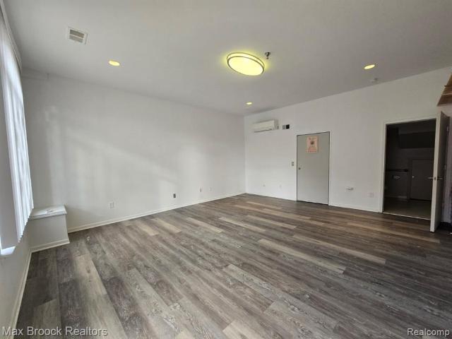 14068 Lakeside Boulevard