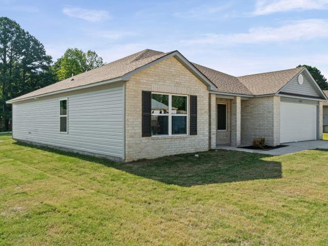 1406 Manor Court
