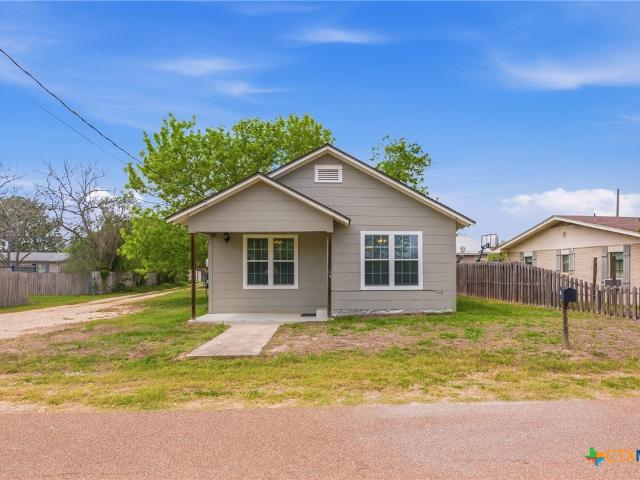 1406 N Clinton St, Cuero, TX 77954 | MLS #607628