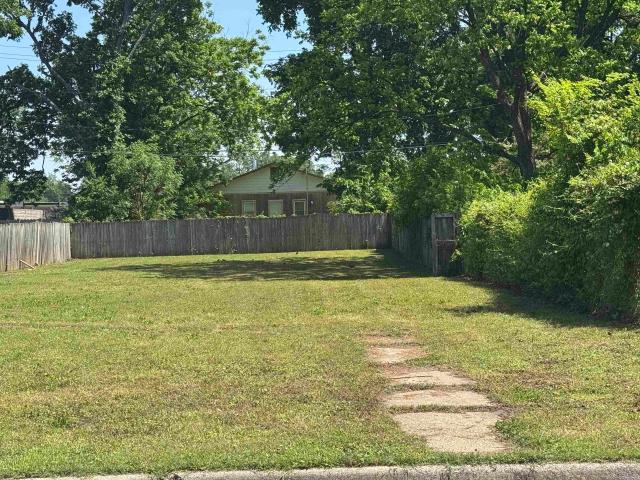 1406 N Magnolia St