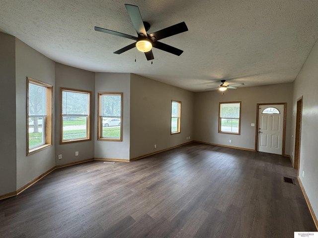 1406 N Main St, Fremont, NE 68025