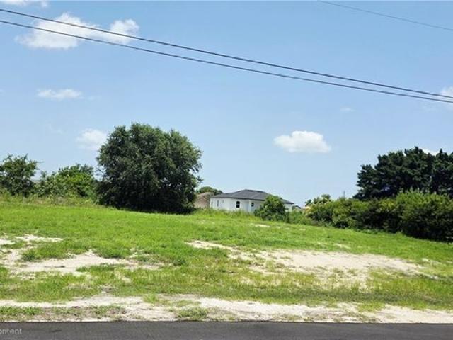 1406 NE 14th Ave, Cape Coral, FL 33909