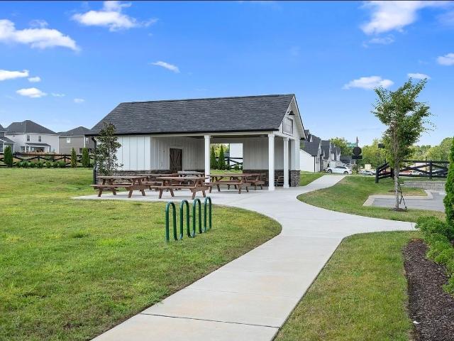 1406 Autumn Leaf Ln