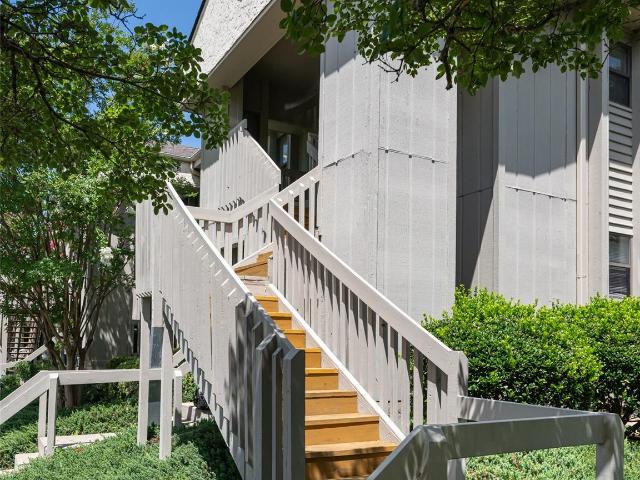 1406 Abbey Circle