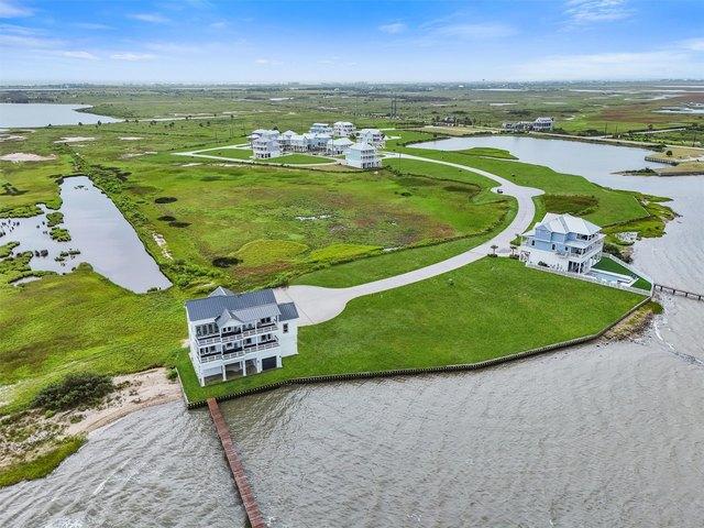 1406 Bay Pointe Dr, Galveston, TX 77554