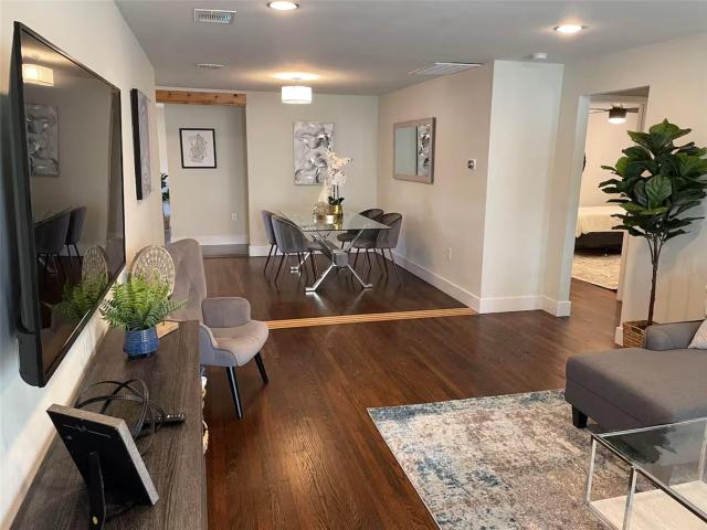 1406 Brentwood St # 1