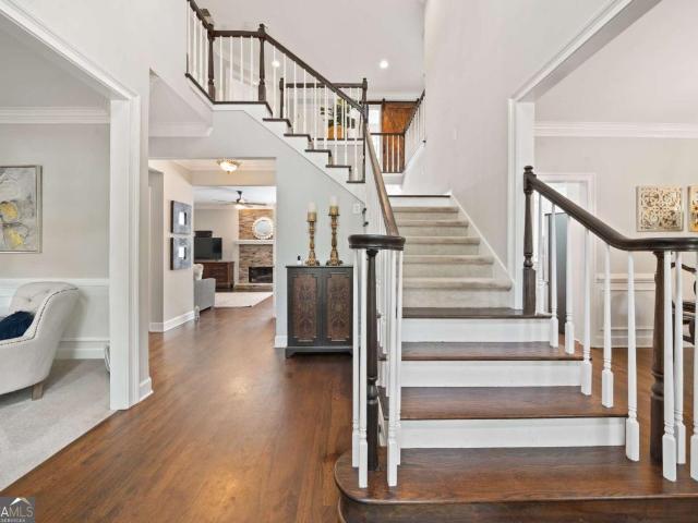 1406 Creston Hill