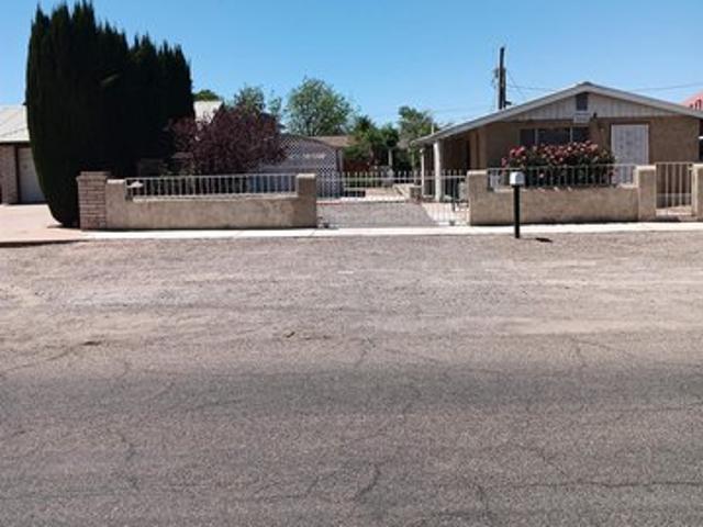 1406 Gold St, Deming, NM 88030