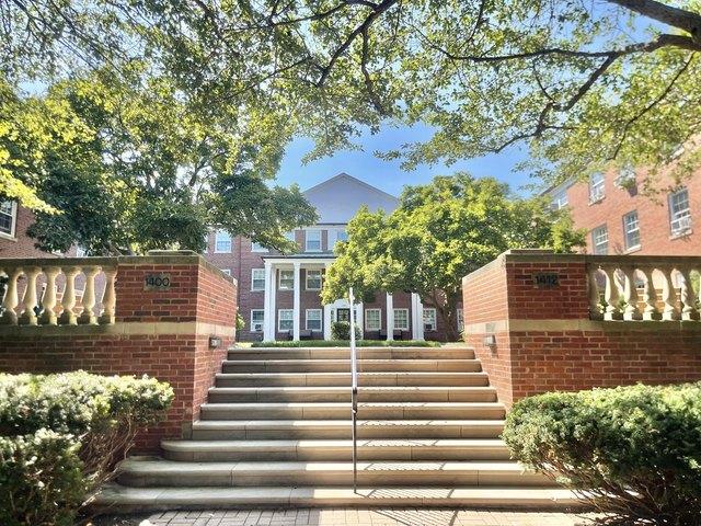 1406 Hinman Ave Apt 3N, Evanston, IL 60201