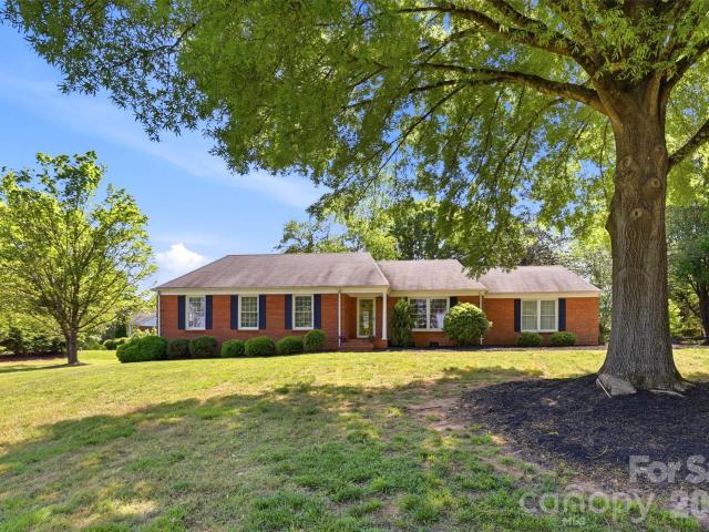 1406 Lakeview Drive