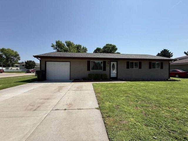 1406 Liberty Dr, Lexington, NE 68850