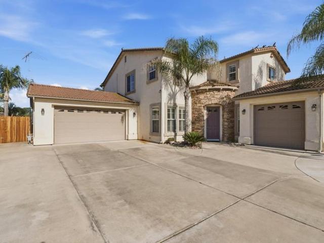 1406 Lily Ave, Sanger, CA 93657