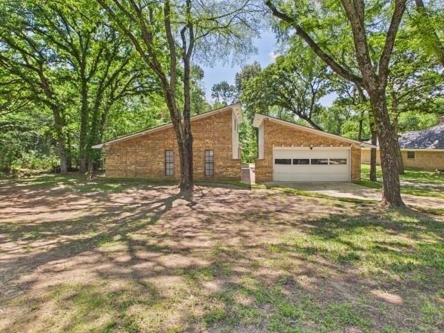 1406 Loma Linda Dr, Athens, TX 75752