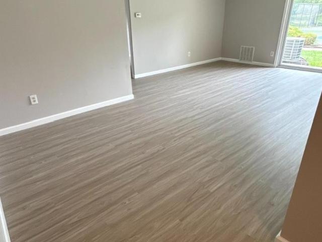 1406 Pebble Pl