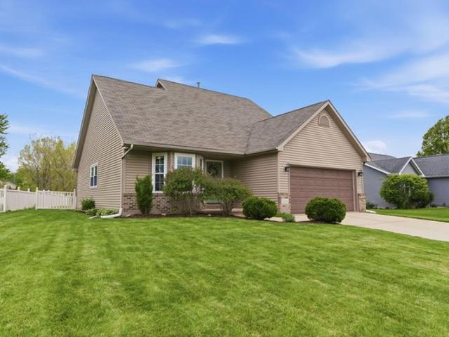 1406 Pine Creek Rd, Valparaiso, IN 46383