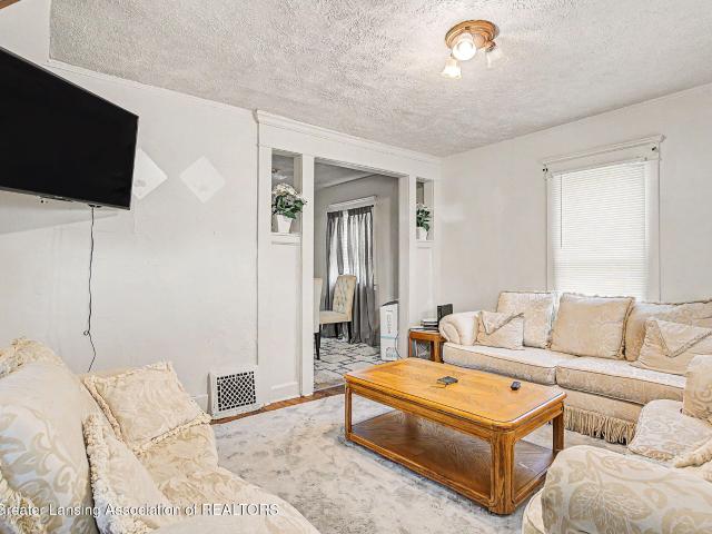 1406 Reo Avenue