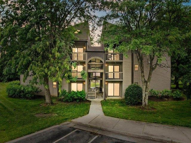 1406 University City Blvd Apt F, Blacksburg, VA 24060