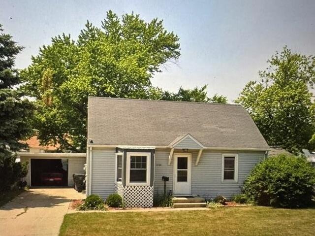 1406 Vine St, Union Grove, WI 53182